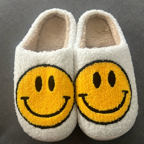 Shoes | Smiley Face Slippers | Poshmark